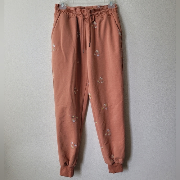 Solitaire | Pants & Jumpsuits | Solitaire Daisy Pink Sweatpants ...